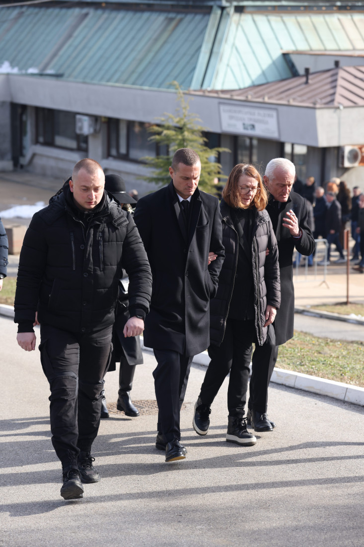Brat Nemanje Vidića sahranjen u Beogradu: Ispratili ga Basta, Kolarov ...